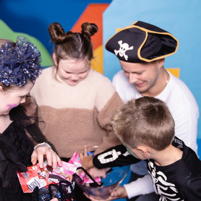 Kinderfasching daheim - 4 Tipps, damit deine Party ein Hit wird! - PURE&FUN